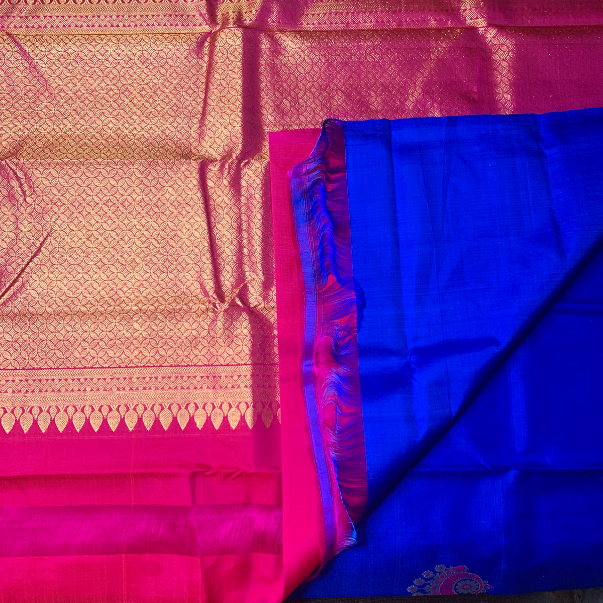 Royal Blue/Magenta Borderless (Gold Trim) – Loji Fashions